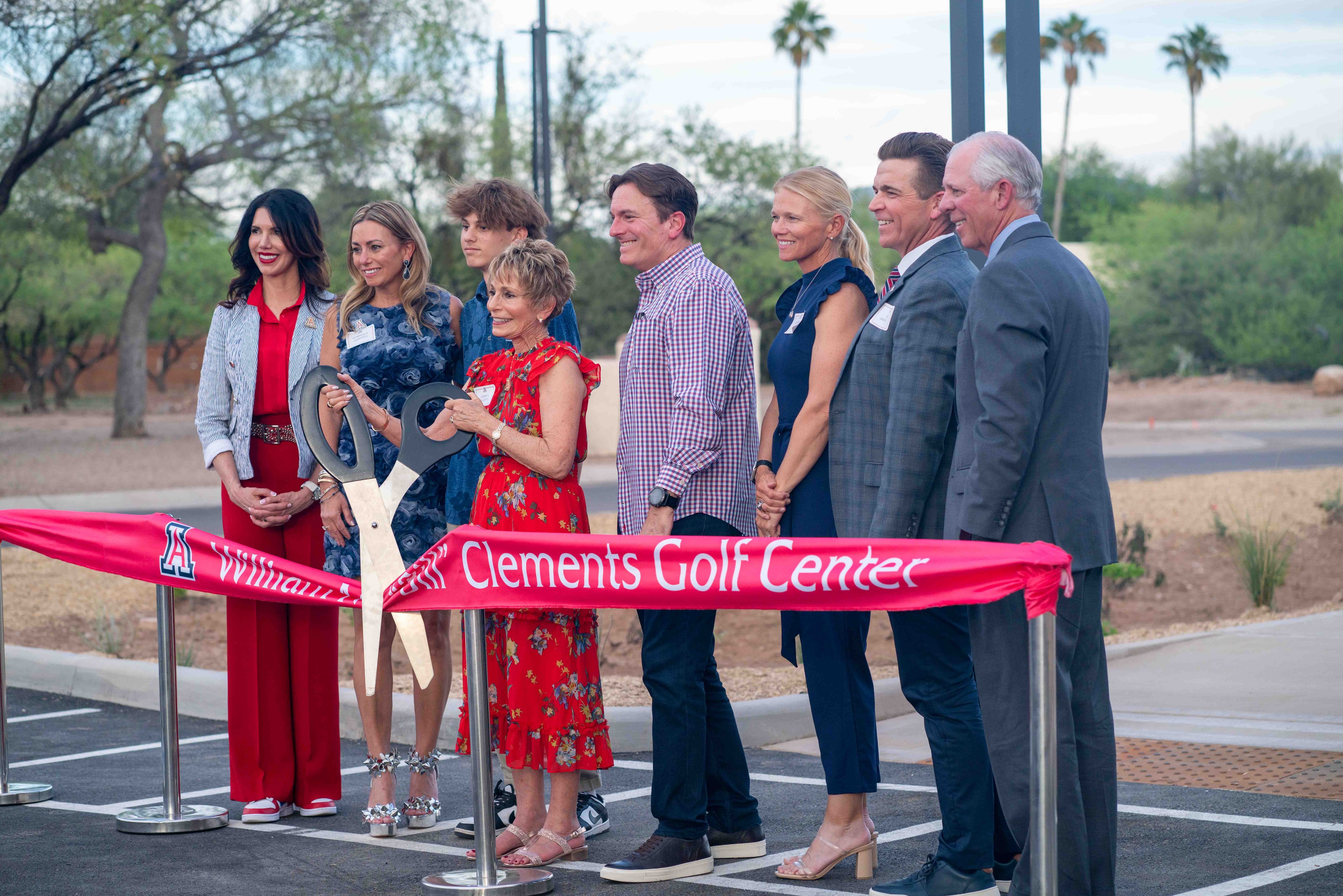 University of Arizona opens clements golf center